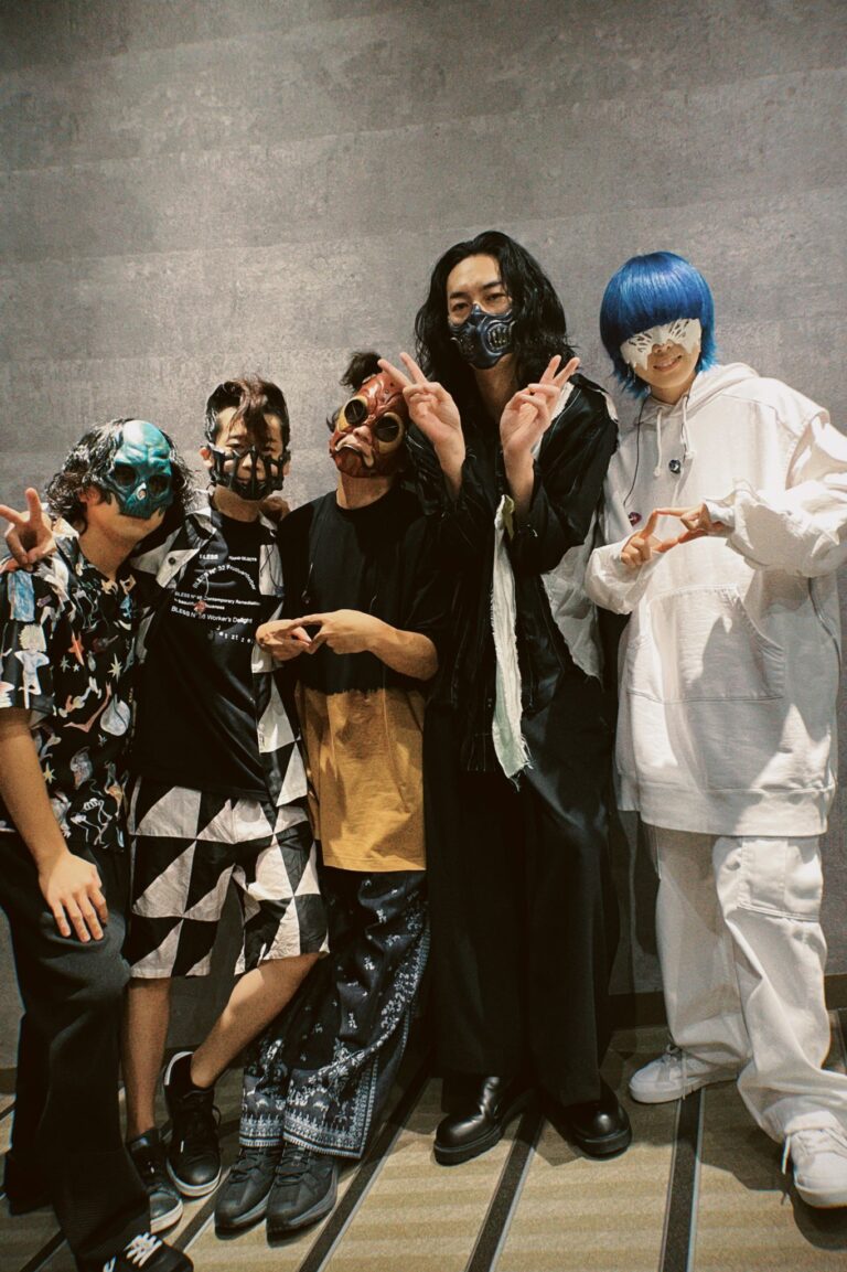 yamaマスクの下の顔が美人な説を徹底解説！誰？新しい顔写真が発表された